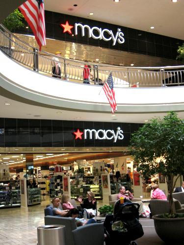 Macy's Latest Showrooming Weapon | PYMNTS.com