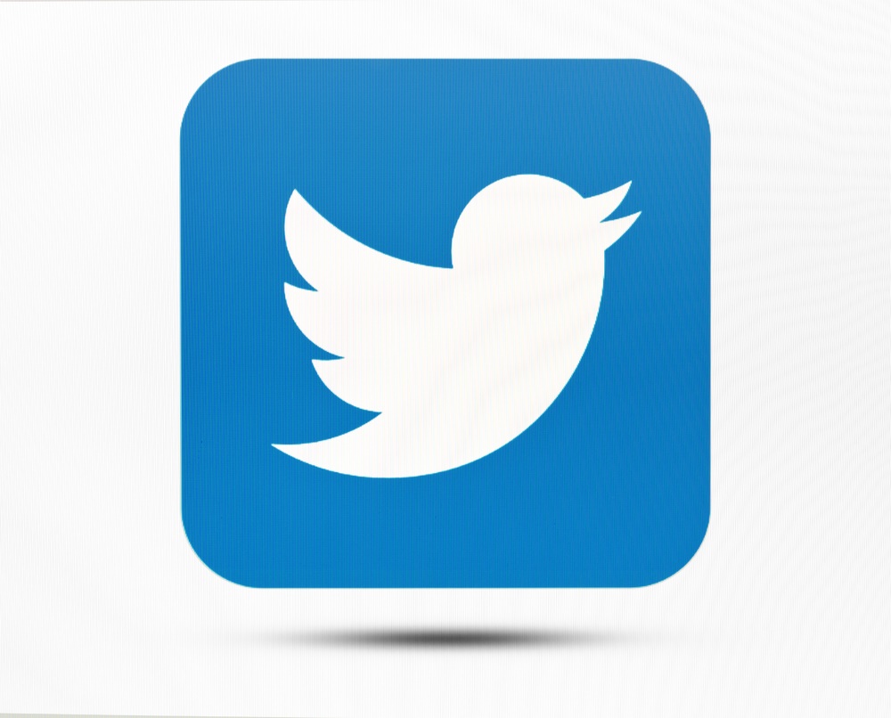 Twitter Launches Button To Private Message Companies