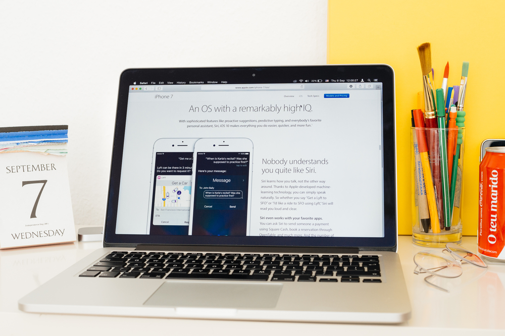 Apple's Siri Takes On The Chatbot Competition