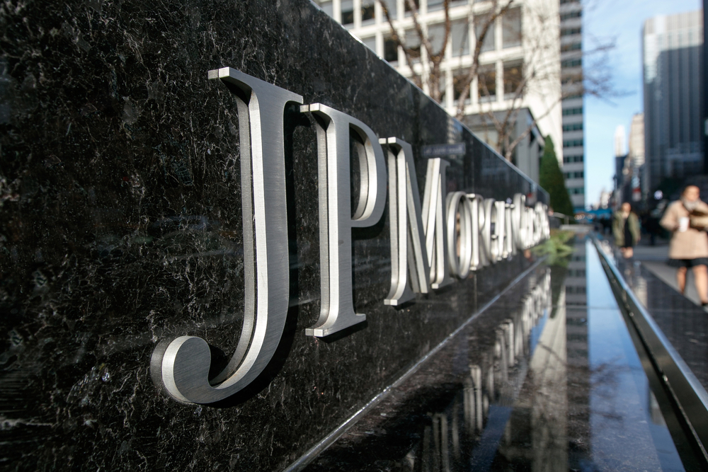 JPMorgan Tops Results Amid Mobile Banking Shift