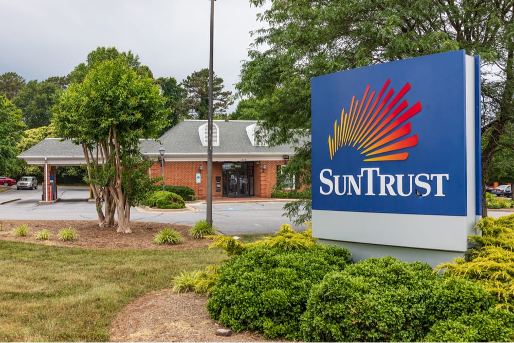 SunTrust Beats Revenue Forecast Ahead Of Merger