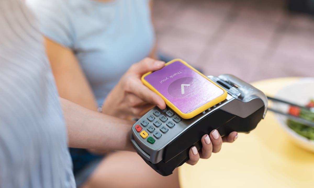 CUs, FinTechs Square Off Over Touchless Payments