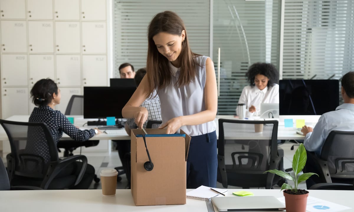 US Jobs Rise By 379K As Economy Picks Up