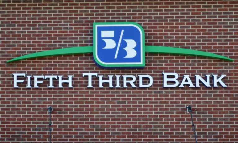 Fifth Third Bank: Early Pay For Checking Customers
