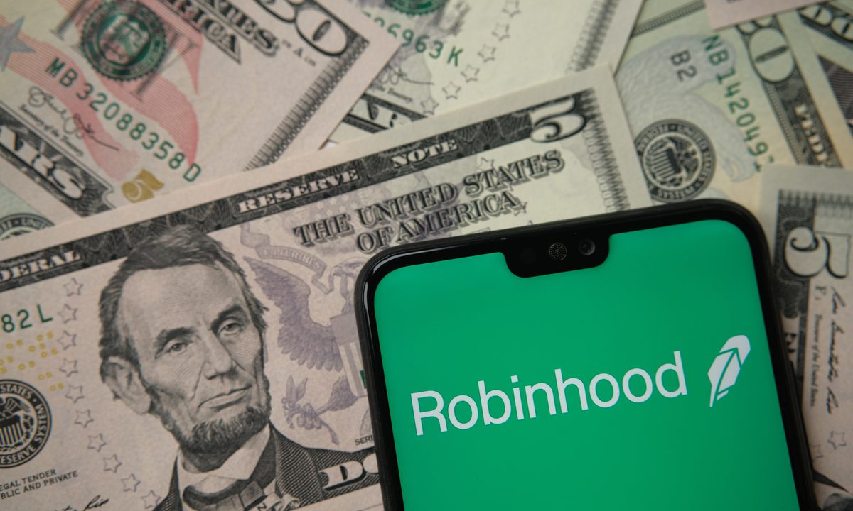 Robinhood Blasts ‘Draconian’ SEC Ban
