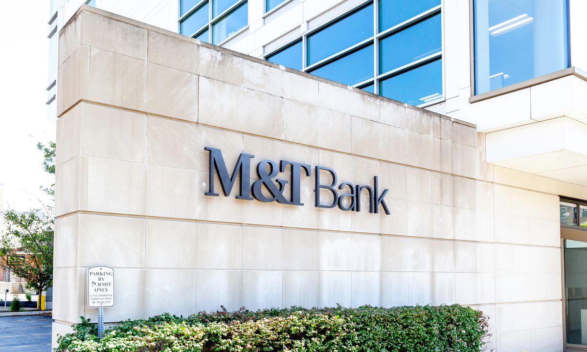 M&T Bank CEO Calls for More FinTech Regulation