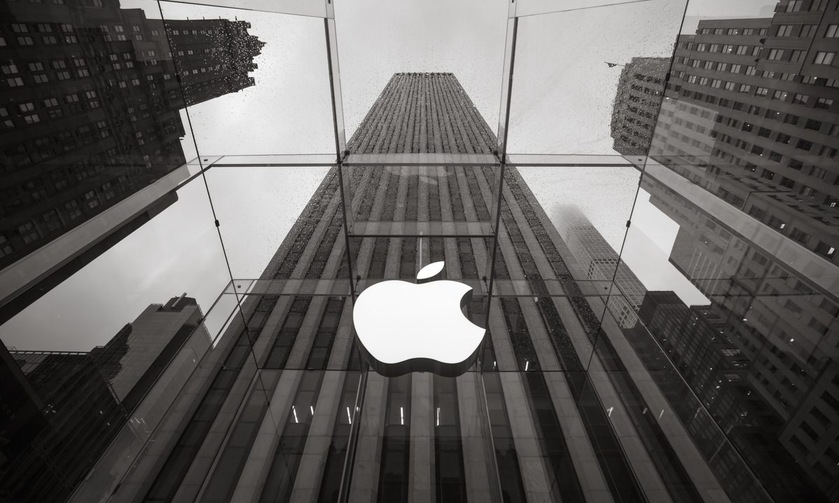 Apple Readies AR Device, Unveils BNPL Tool