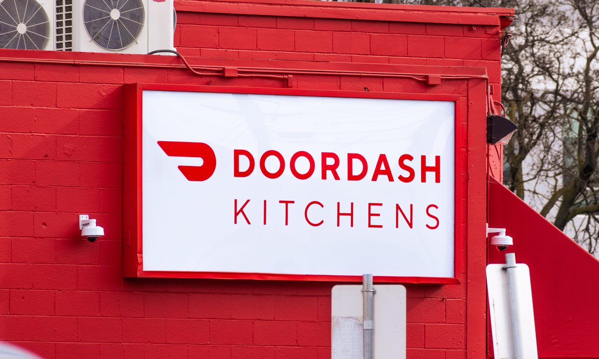 DoorDash Kitchens Opens Dine-in Food Hall in Brooklyn