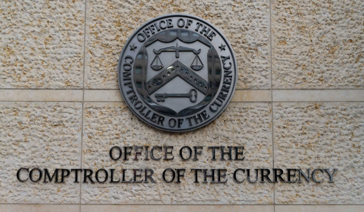OCC Head Urges Banks to Be Cautious of Crypto