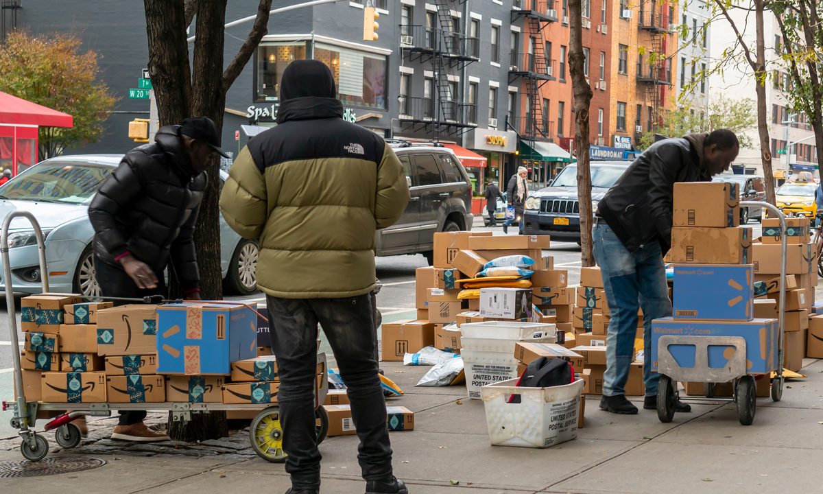 For Amazon and Walmart, It’s a Battle of the Right Stuff