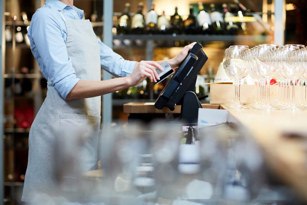 Digital Tipping Helps Restaurants Retain Staff