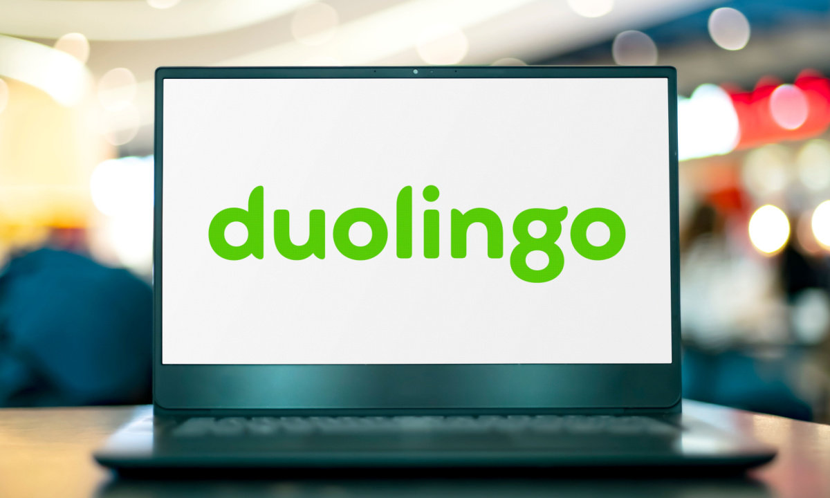 Duolingo Cuts 10% of Contractors While Expanding Use of AI