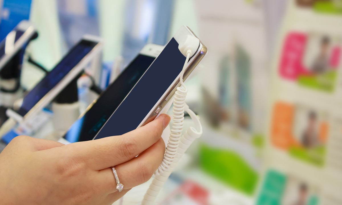 Smartphone Sales Climb Thanks to Markdowns and AI | PYMNTS.com