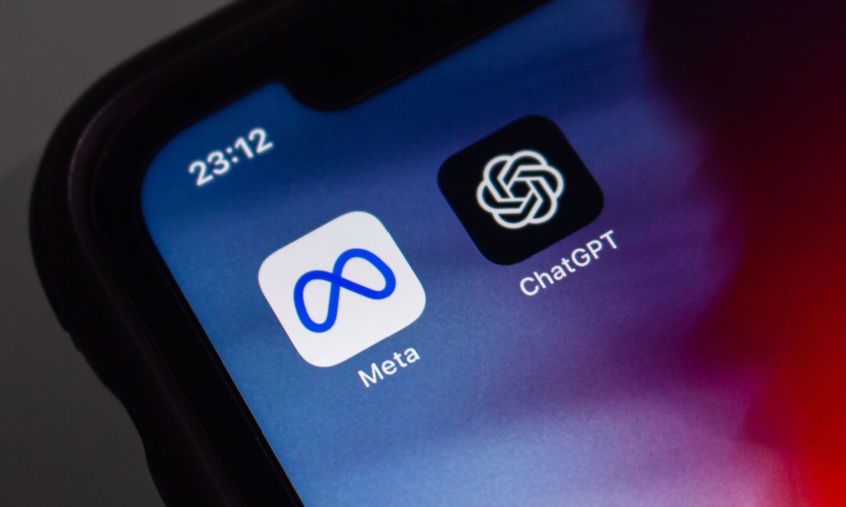 Altman Says Meta Offering $100 Million to Recruit OpenAI Staff