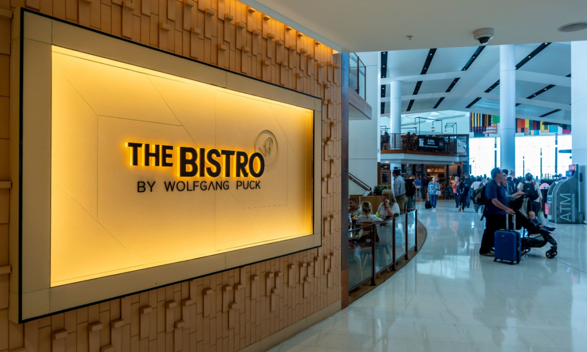 AI Phone Hosts Become Increasing Part of Dining Experience