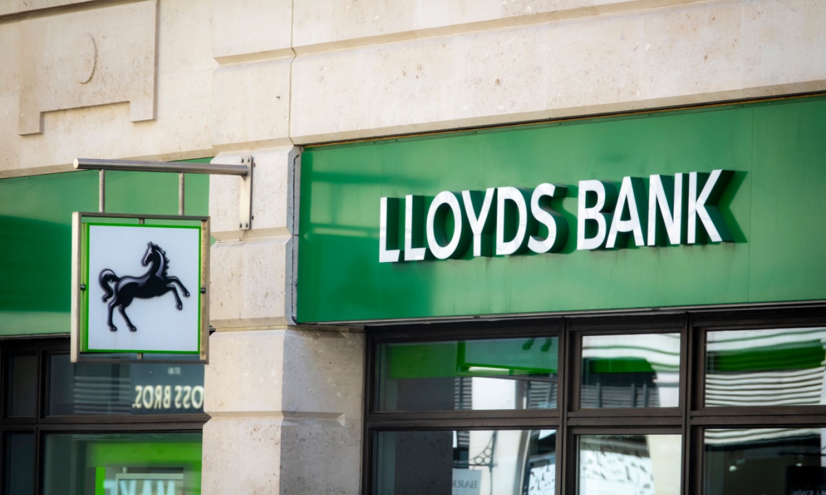 Lloyds and PayPoint Launch Payments Partnership for SMBs