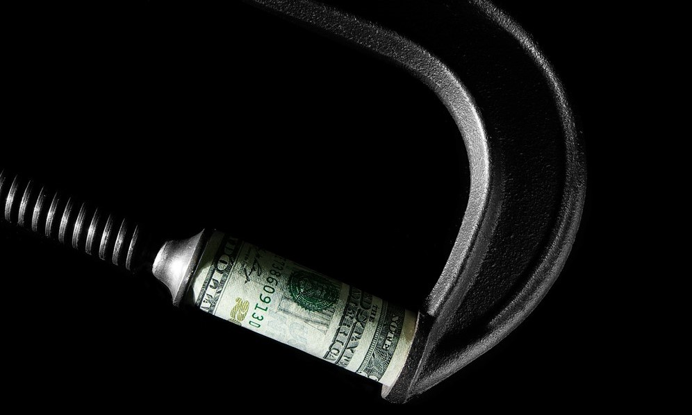 Consumers Change Spending Habits to Ease Paycheck Squeeze