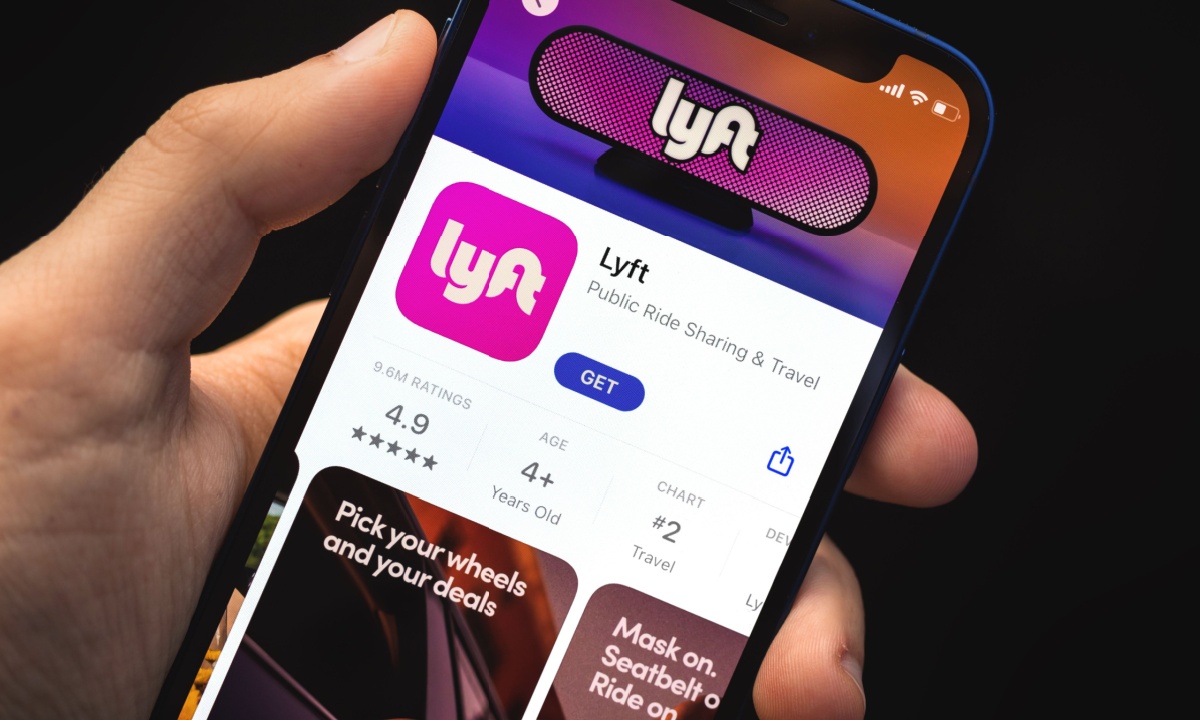 PYMNTS | Lyft to Start Adding Licensed Taxis to Rideshare Platform