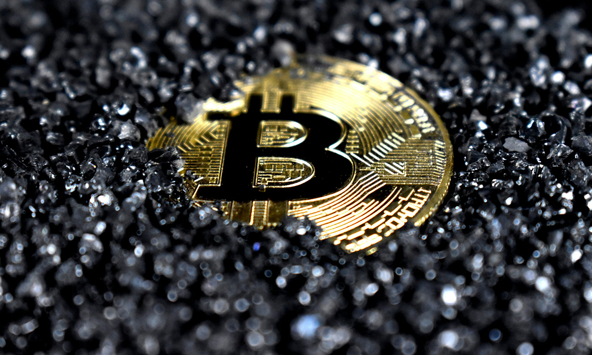 CFOs Face Rising Risks as Balance Sheets Lean on Bitcoin
