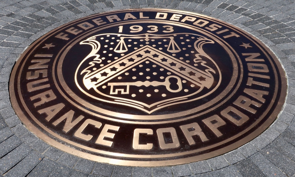 FDIC Shrinks Bank Watch List, Flags Card Risk