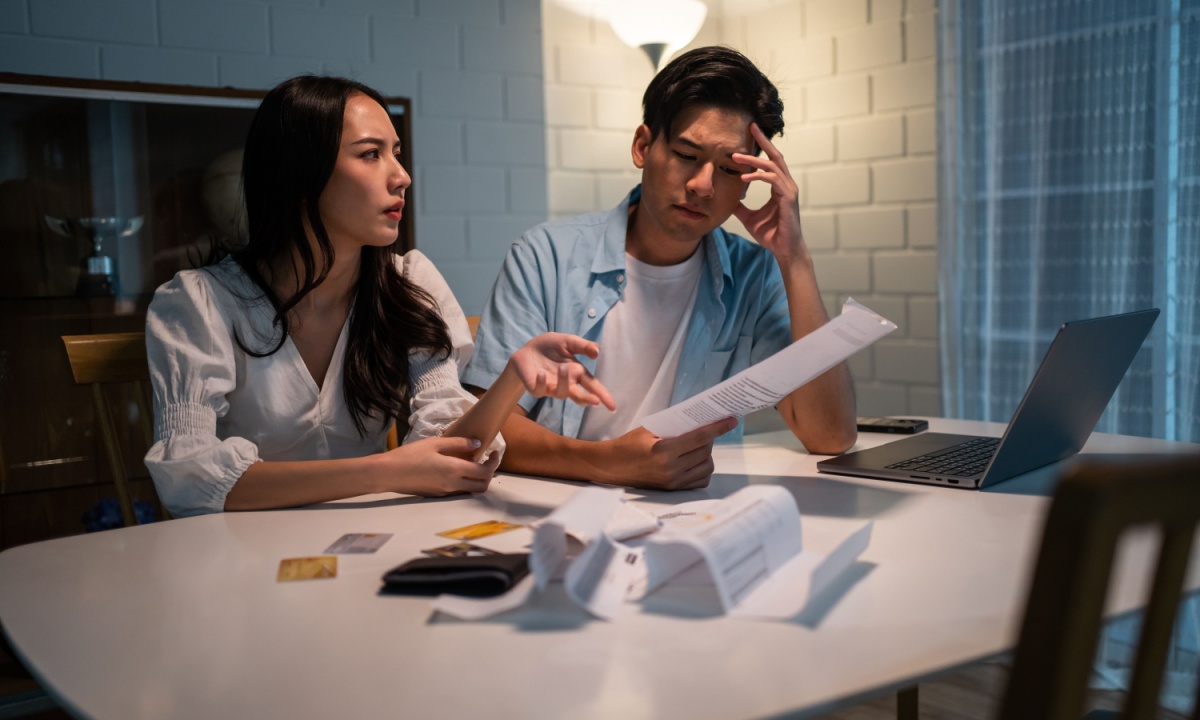 Consumer Sentiment Plummets for Lower-Income Households