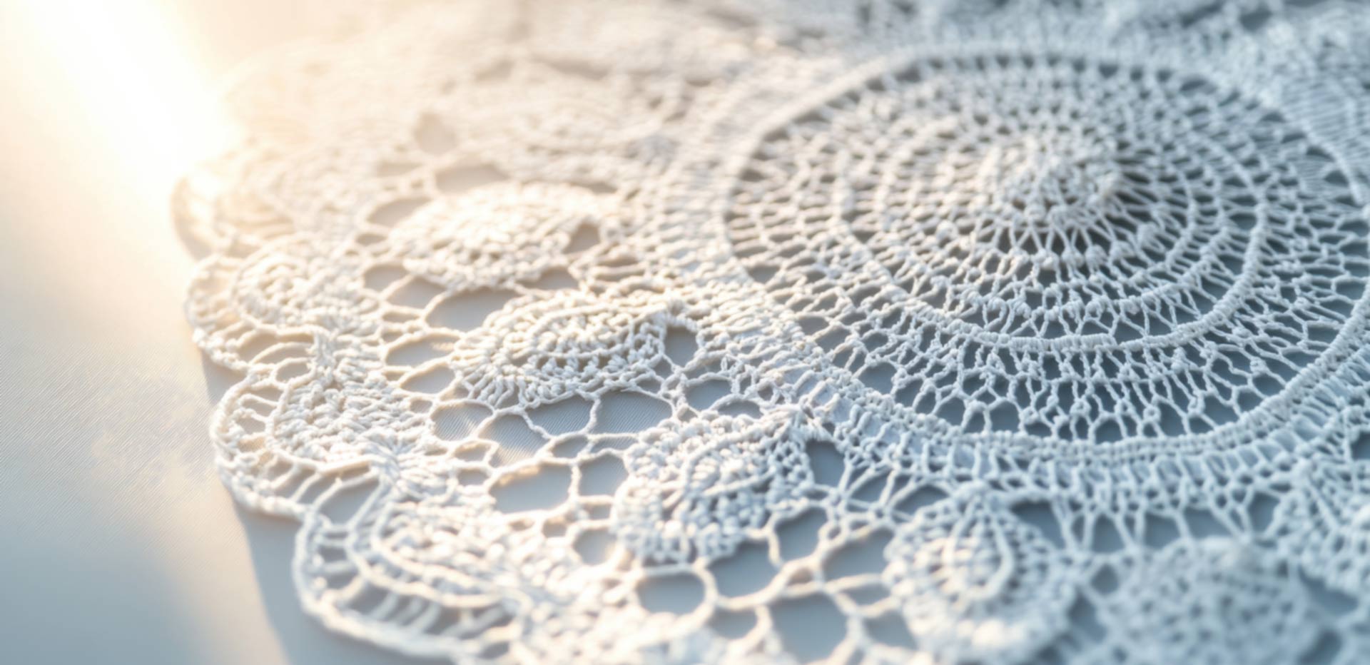 Analyzing Economic Incentives in “Hub-and-Spoke” Conspiracies